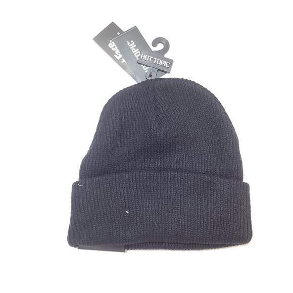 Hot Topic | Accessories | New Hot Topic Hat One Size Peeking Beanie ...